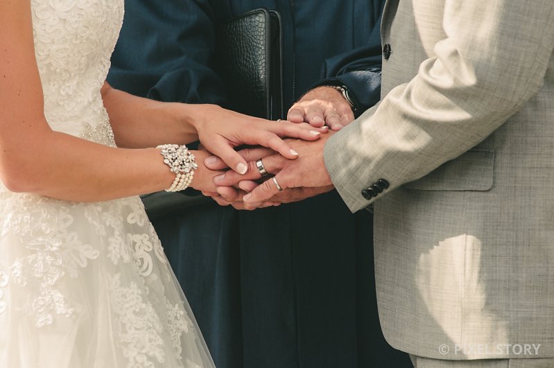 Joining hands - Kelowna Wedding - Pixel Story - Kelowna Wedding ...